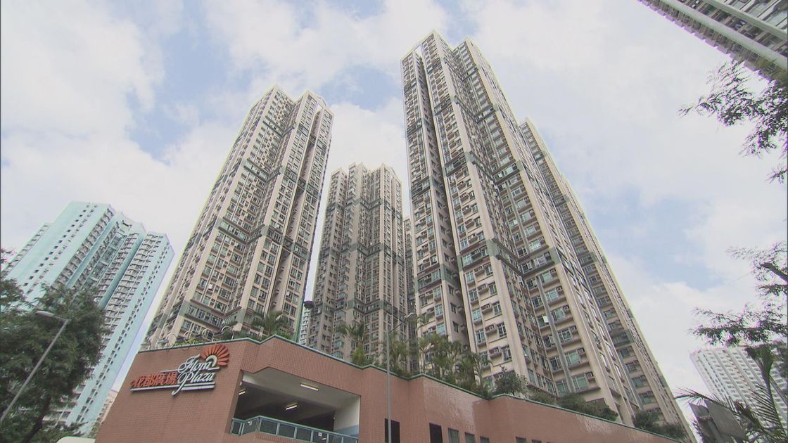 39歲男子疑用晾衣架打兒子涉虐兒被捕 據悉為男童祖母揭發後報警 | 無綫新聞TVB News