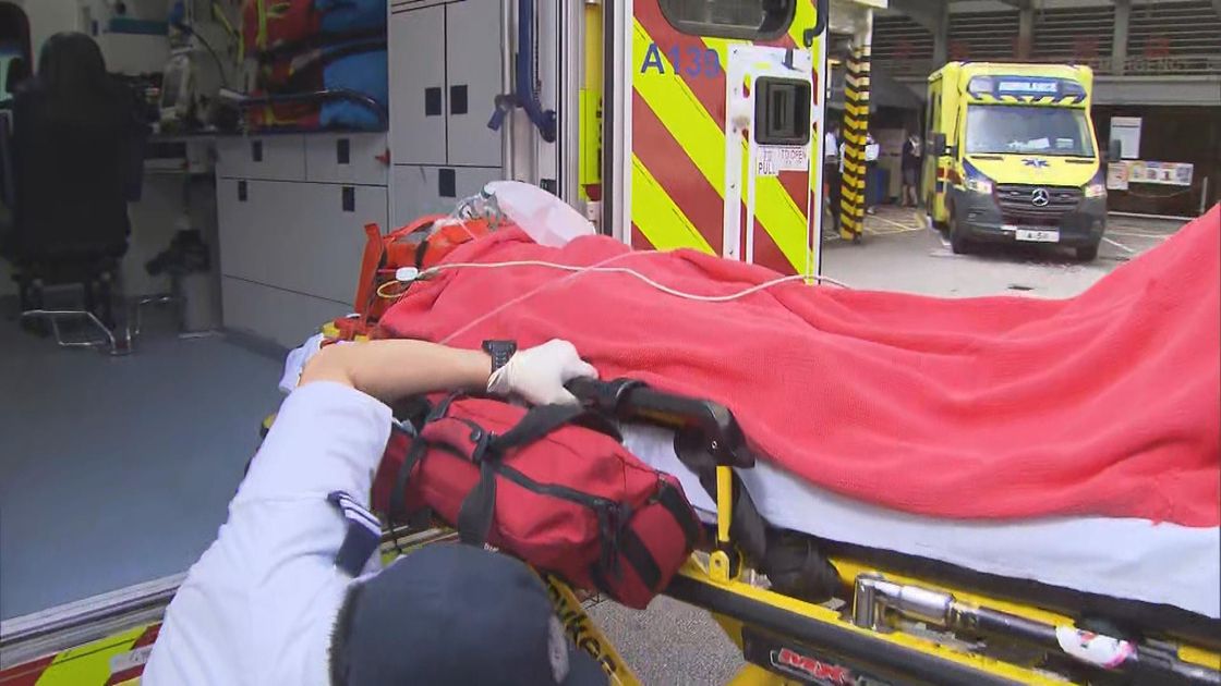 鯉魚門邨5歲男童高處墮下 受傷送院 | 無綫新聞TVB News