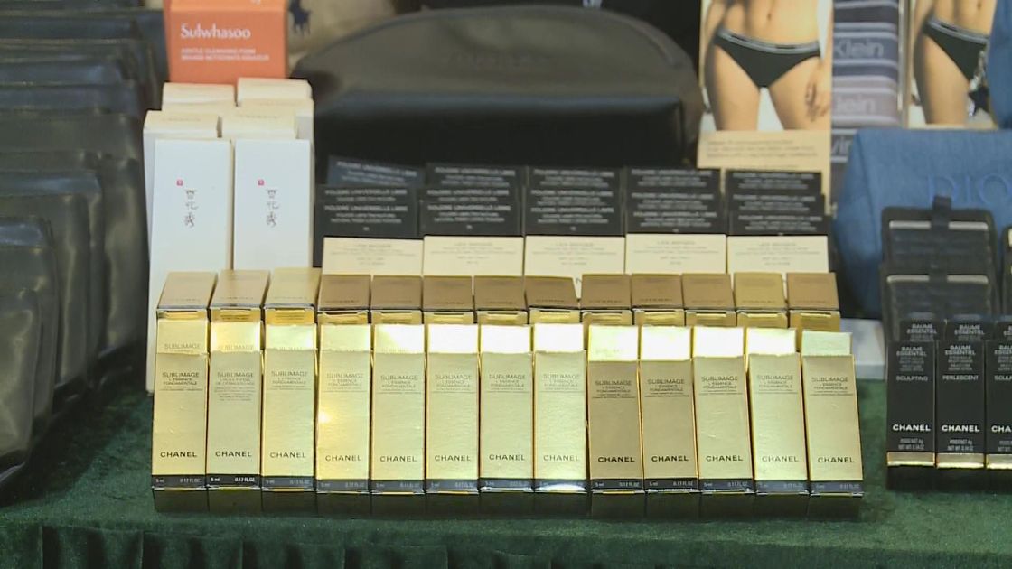 海關元朗檢獲1.5萬件冒牌物品涉款約200萬 拘捕網店負責人 | 無綫新聞TVB News