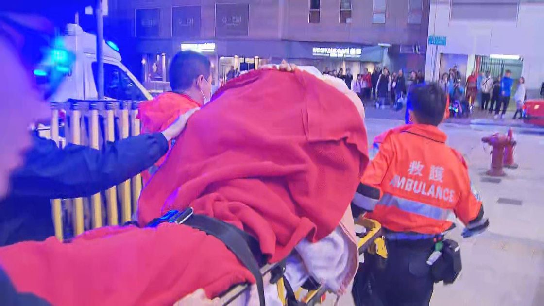 樂富邨51歲女子後腦中刀 55歲胞姊涉傷人被捕 | 無綫新聞TVB News