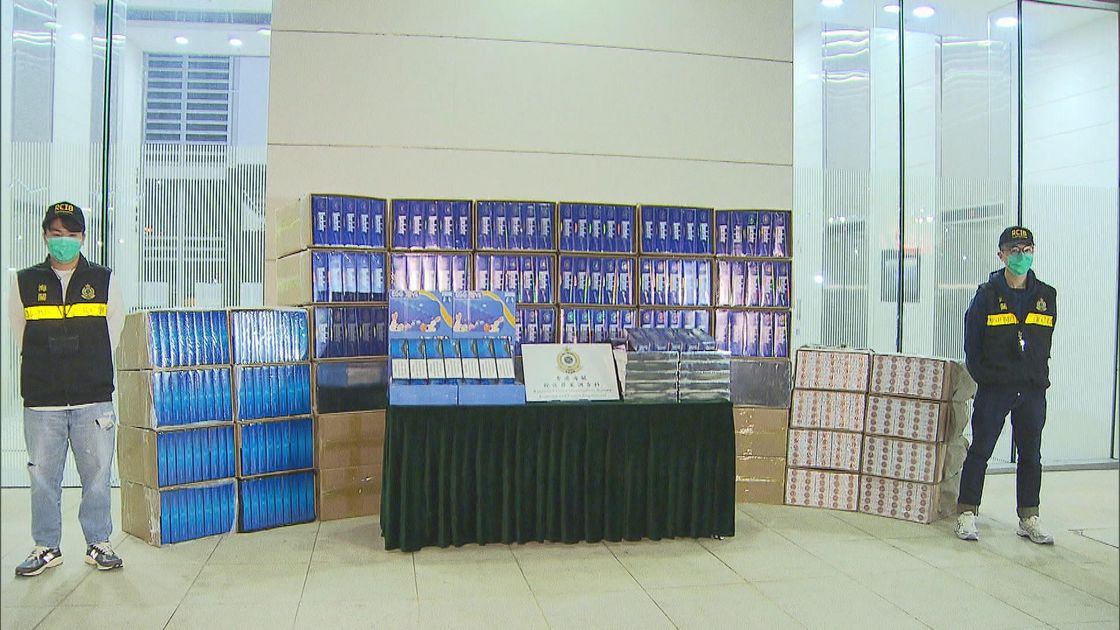 海關檢獲200多萬支懷疑私煙 拘捕一男一女 | 無綫新聞TVB News