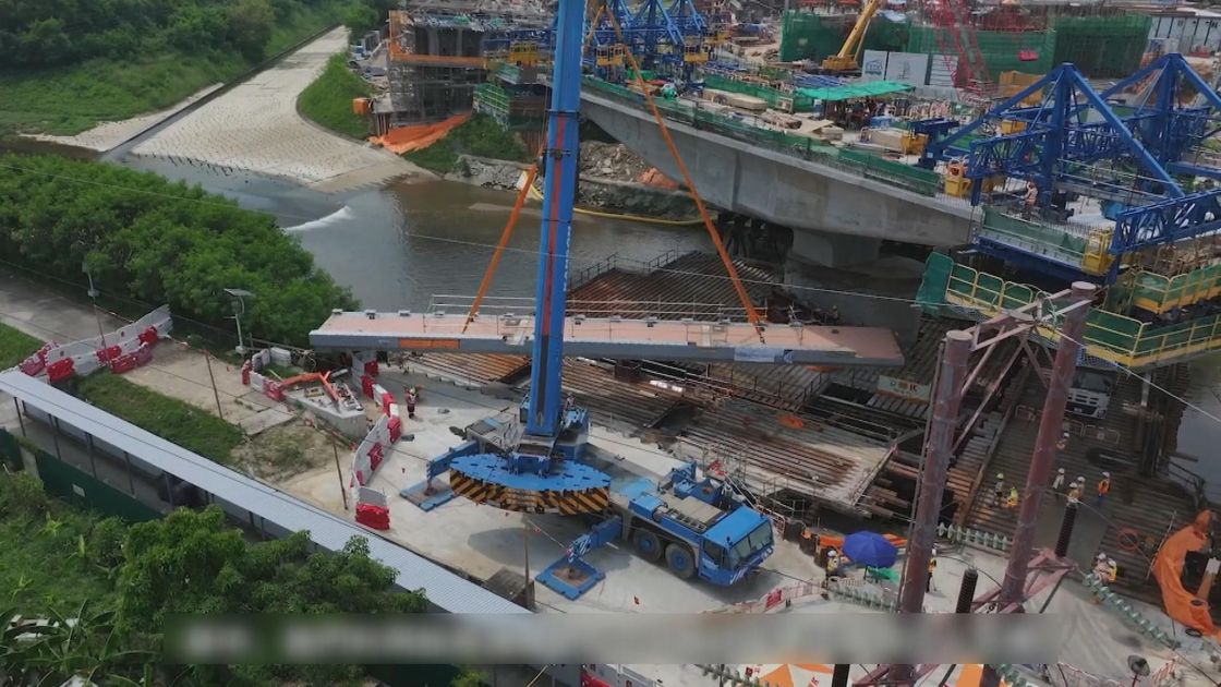 全球首例｜當局於粉嶺北新發展區採用S960鋼材 建造兩條行人天橋 | 無綫新聞TVB News