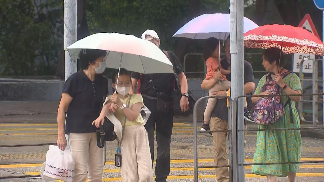 The No. 1 Standby Signal is expected to remain in effect until at least 8 p.m. | 無綫新聞TVB News