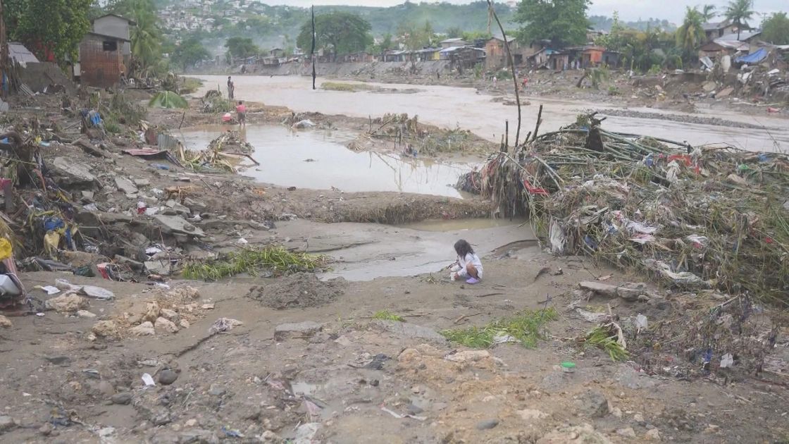 Typhoon Kalmaegi heads to Vietnam after killing over 100 in Philippines | 無綫新聞TVB News