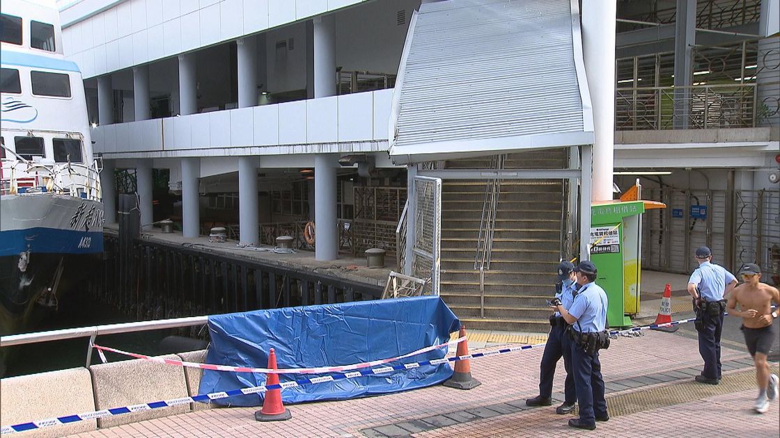 Suspected ferry crash at Central Pier | 無綫新聞TVB News