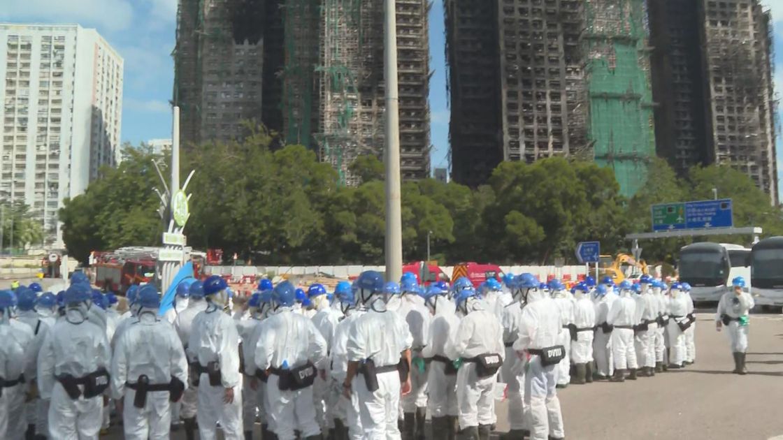 宏福苑五級火｜仍有約150人失聯 警方料宏昌及宏泰閣搜索最快三周完成 | 無綫新聞TVB News