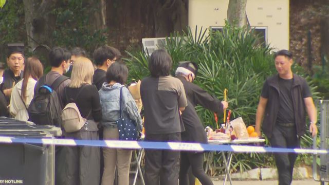 Roadside memorial for Tai Po victims | 無綫新聞TVB News