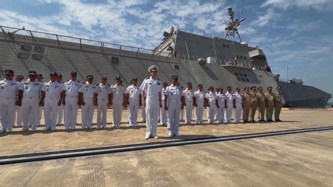 US warship makes friendship visit to Cambodian naval base | 無綫新聞TVB News