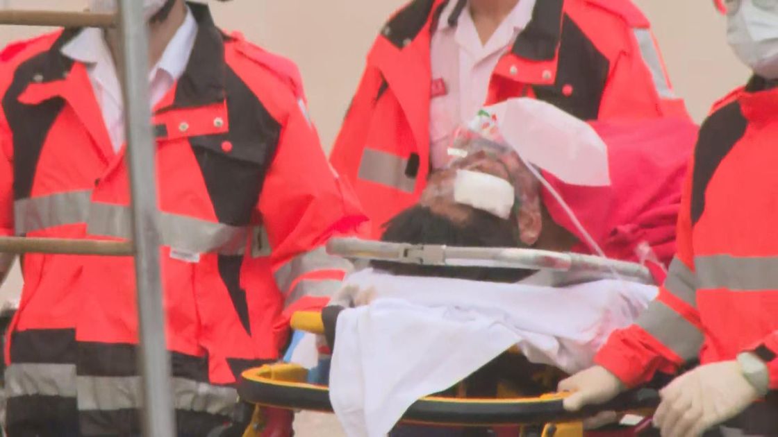 Passenger opens emergency exit, and suffers electric shock with MTR ...